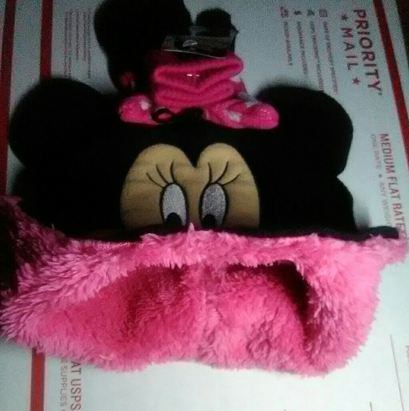 Disney | Accessories | Disney Minnie Mouse Hat Mittens Set | Poshmark
